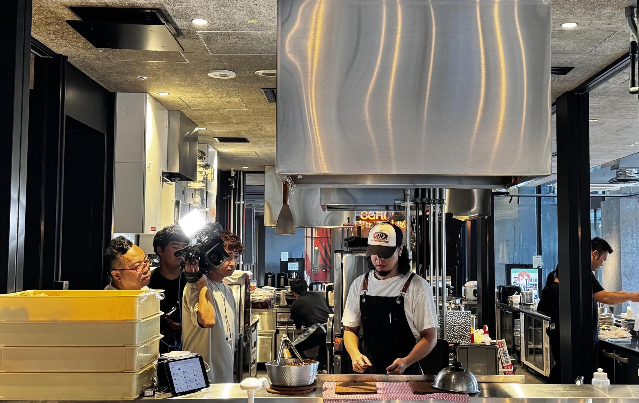 9/6、re:Dine 大阪がオープン！初日から行列が。TV番組ではオープン2週間で8件ご紹介いただきました – favy公式ブログ favicon(ファビコン)